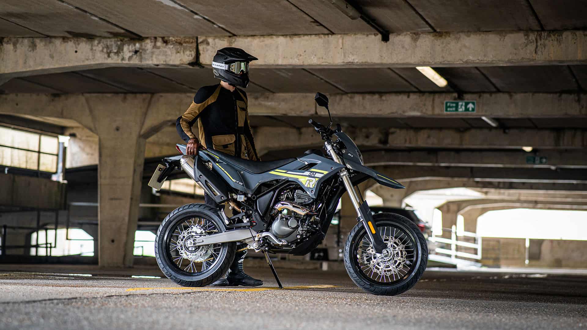 SM R 125 3 299 00 GV Bikes SM R 125 3 299 00 GV Bikes